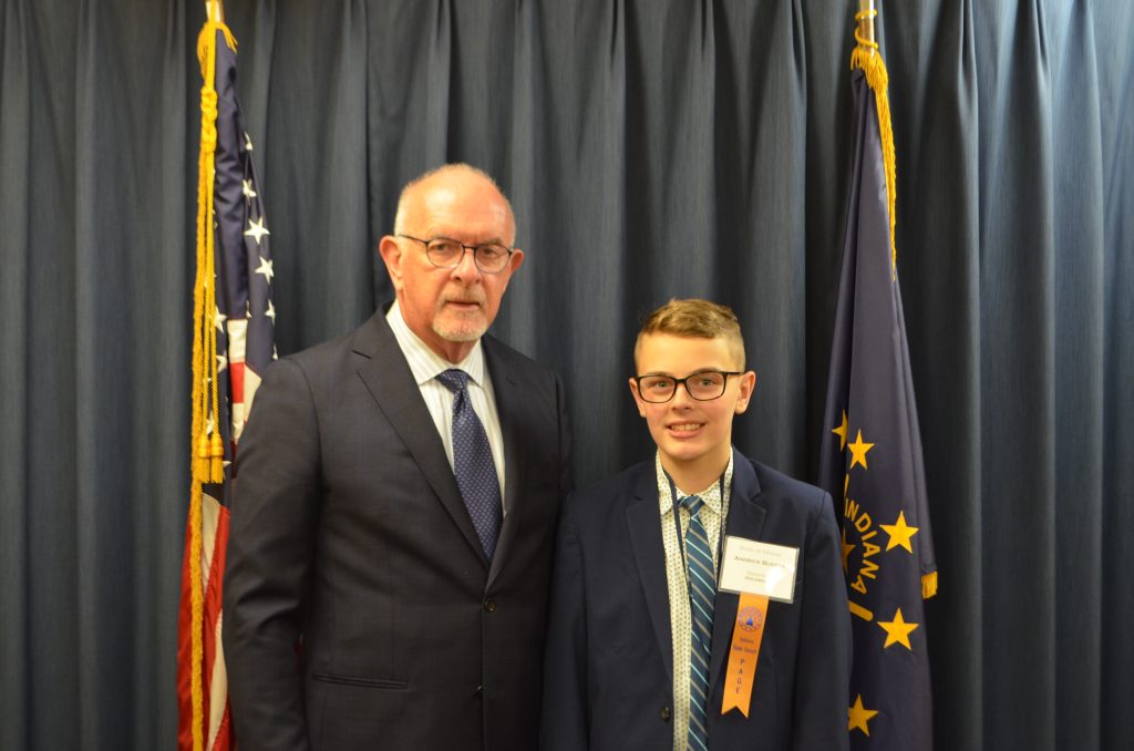 Sen. Holdman welcomes local students to Statehouse – WZBD