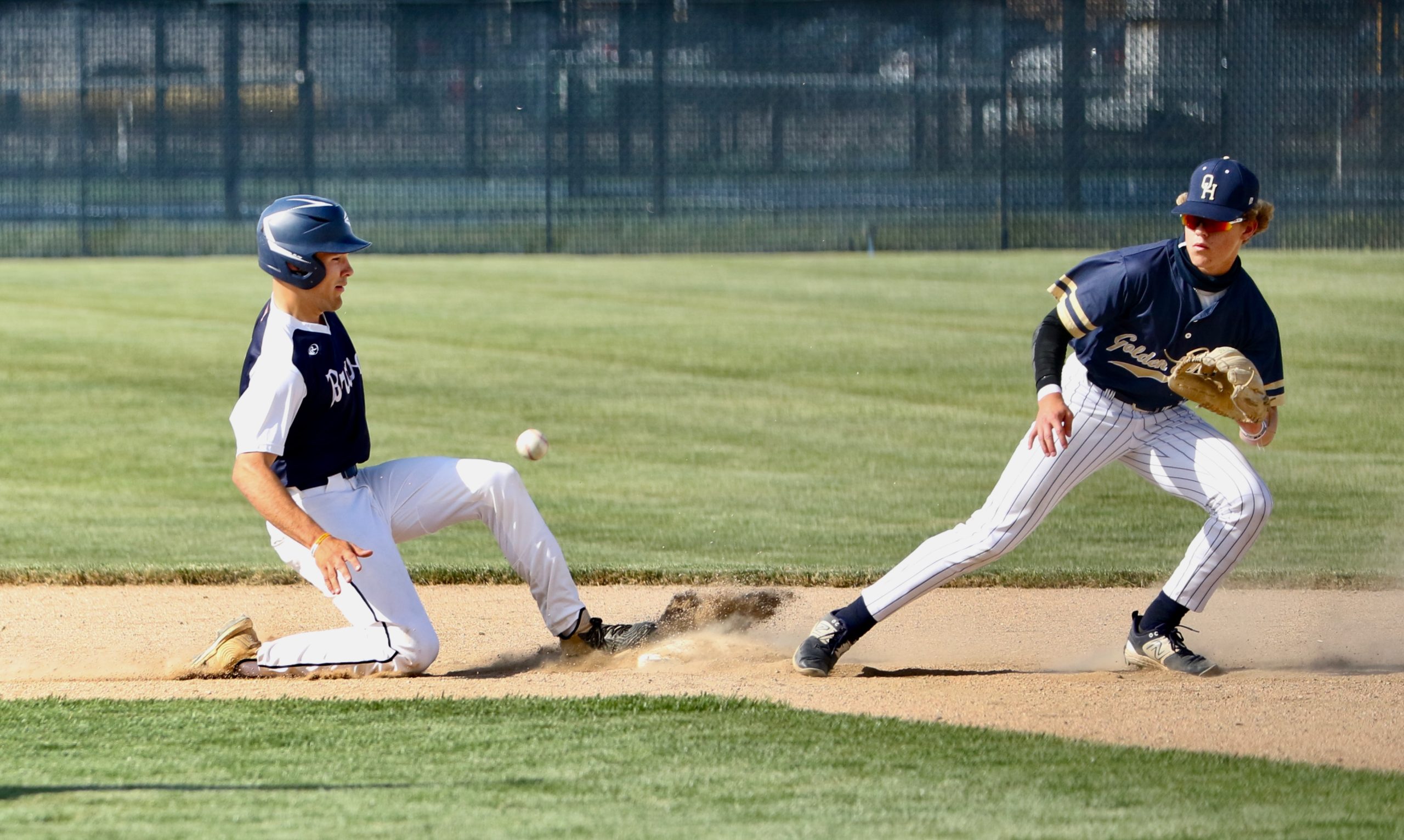 Braves light up scoreboard against Oak Hill, advance to Saturday - WZBD