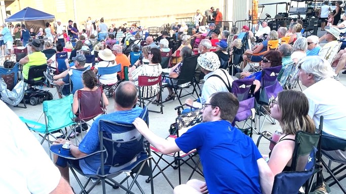 Heat no deterrent to hear Journey music – WZBD