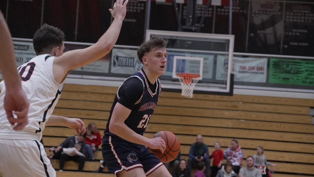 Selking’s 33 points not enough to overcome early deficit at Huntington ...